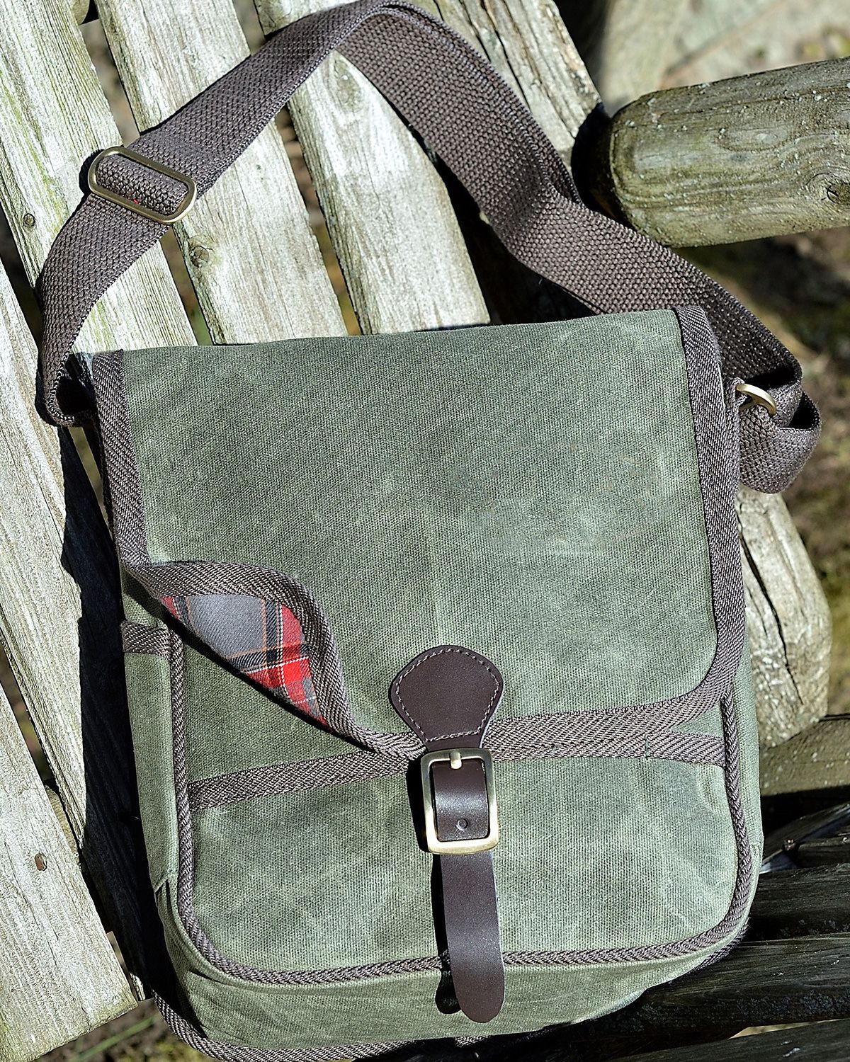 Backpacker BP8084 | Backpacker BP8084 Adult Nomad Satchel